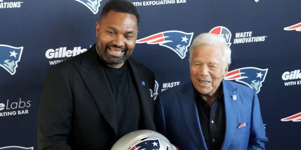 COLUMN: The Patriots and the No. 3 pick - Featuring Desk