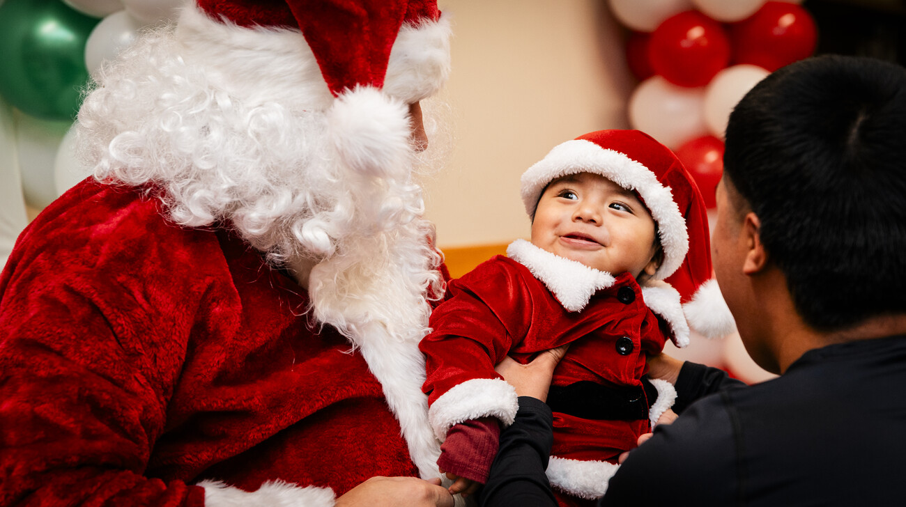 Lynn helps celebrate Baby’s First Holiday - Featuring Desk